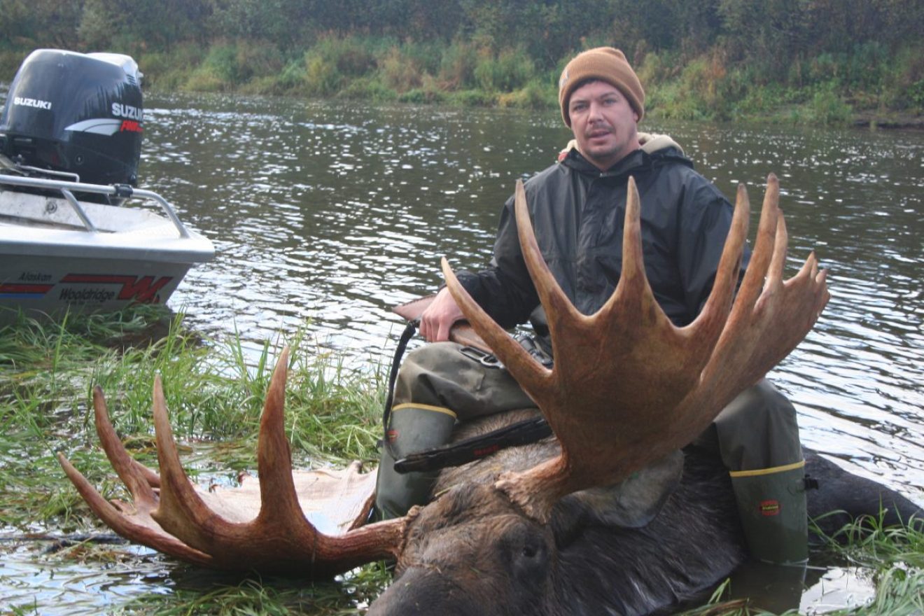 Guided Alaska Moose Hunt | Huge Alaska Trophy Moose 2021